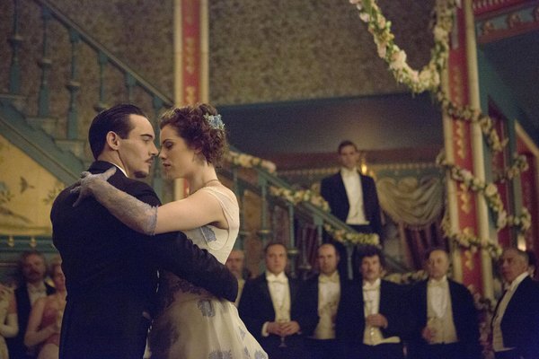 Jonathan Rhys Meyers And Jessica De Gouw