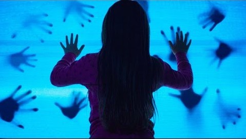 [Review] Poltergeist (2015) | The Super Network